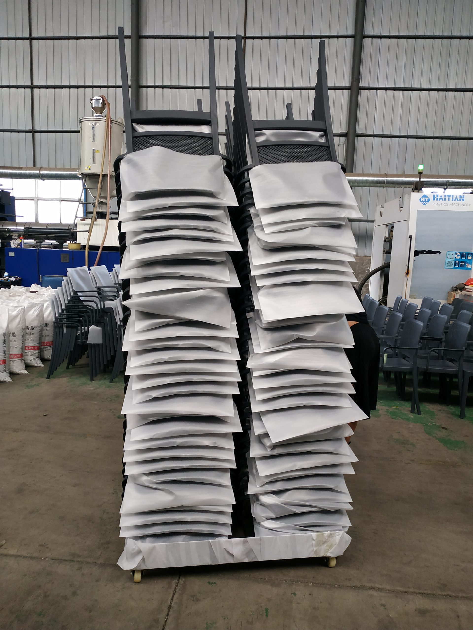 How Can Pallet Packing the Chairs Save The Shipping Cost? | bzmaka