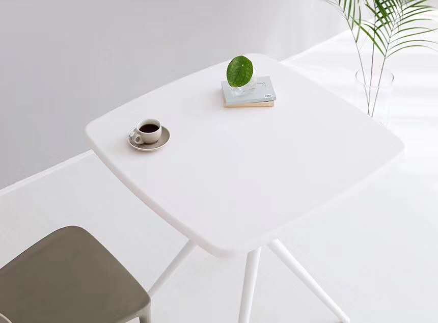 Popular Types of Plastic Table Setups | bzmaka